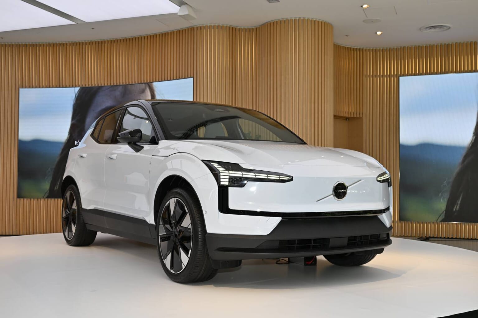 ボルボ、「EX30」を発表！272ps、559万円のRWDから発売開始。立体駐車場に入る全高1,550mm | THE EV TIMES（EVタイムス） | チャージせよ、新時代へ。新しい時代 ...