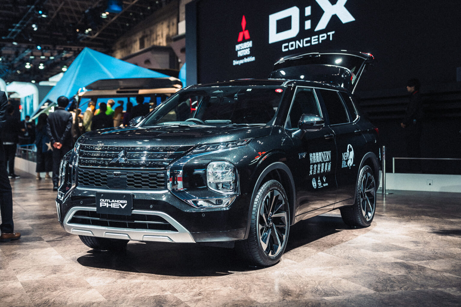 災害に強いクルマは「PHEV＋SUV＋4WD」！ 特務機関NERVがアウトランダーPHEVを選ぶ当然の理由